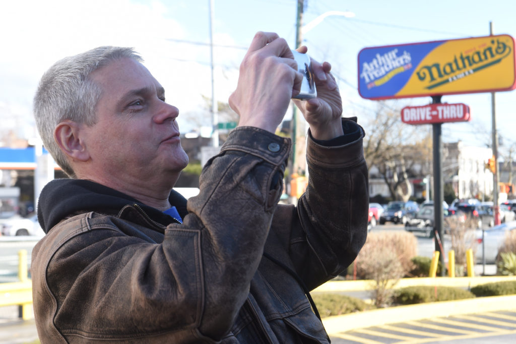 Nathan’s Famous serves last franks on 86th Street, locals look back on ...